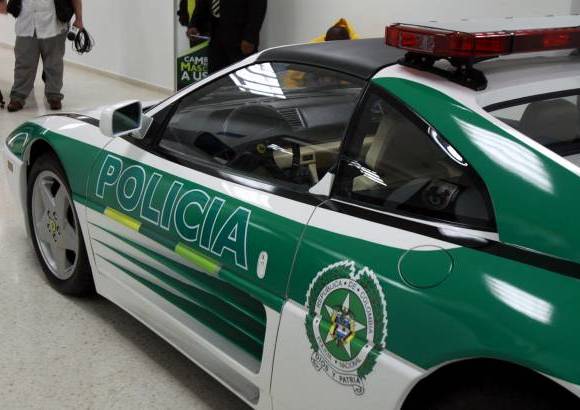 Un Ferrari convertido en patrulla de la Policía