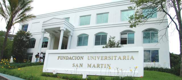Estudiantes de la Universidad San Martín, sí se podrán graduar: Santos