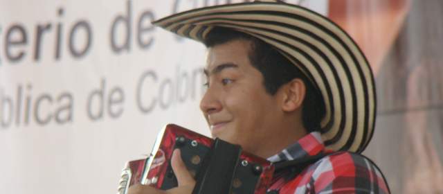 Fernando Rangel está feliz con su corona de Rey vallenato