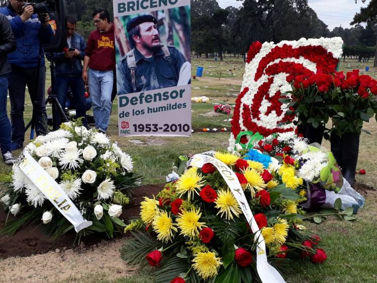 Así reaccionaron los precandidatos presidenciales ante homenaje al ...