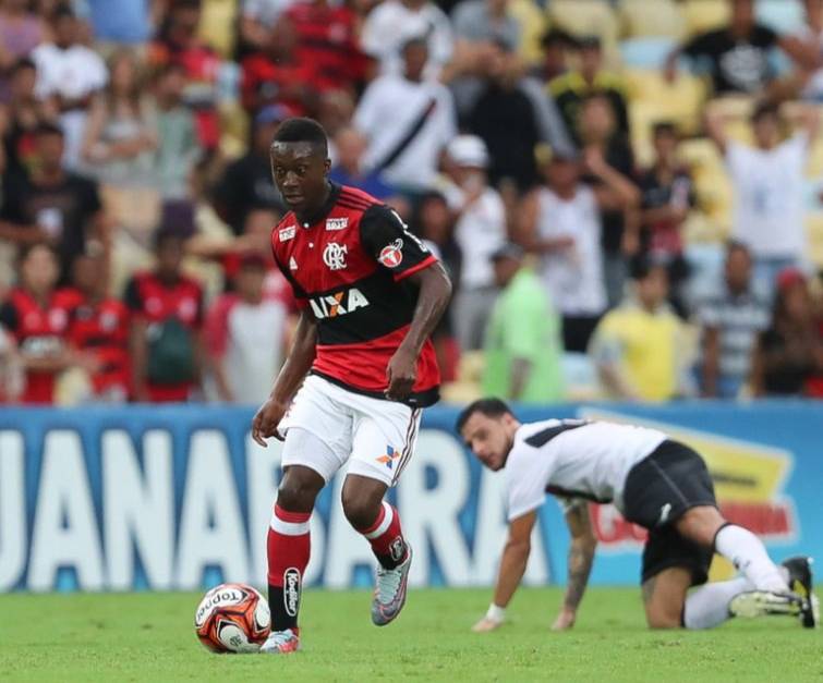 Marlos debuta con Flamengo y se gana los elogios del DT