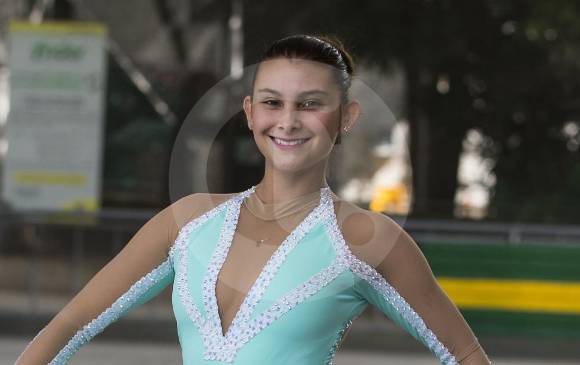 Carolina Báez es la reina de las figuras en artístico