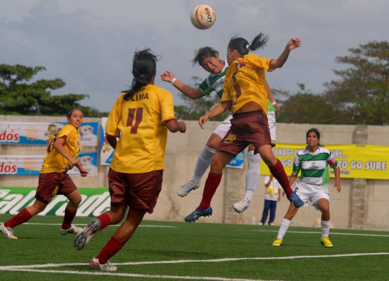 Paula Botero, crack entre grandes referentes del fútbol femenino