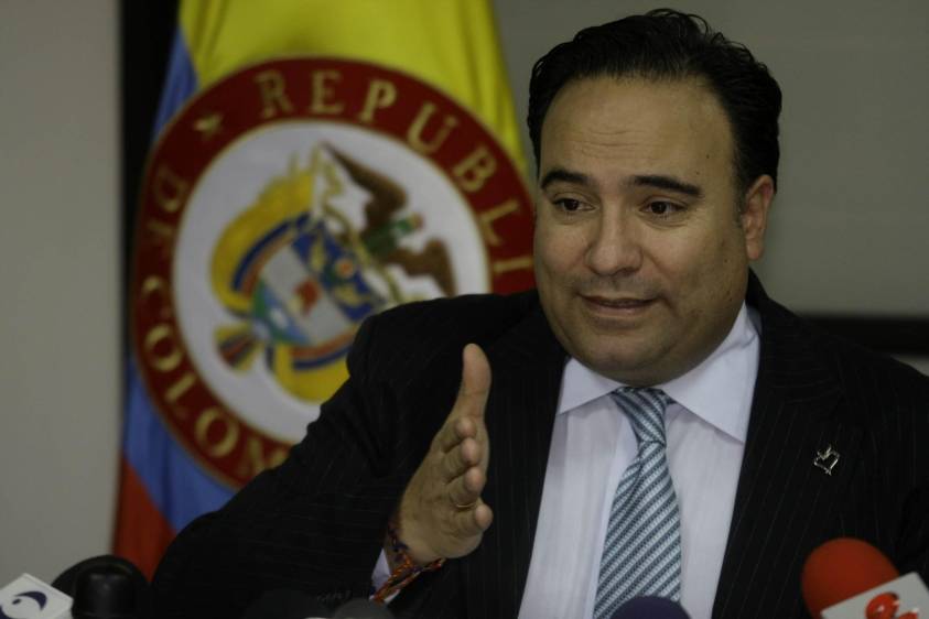 “Nos tocará aprender a vivir con el virus”: Luis Guillermo Plata