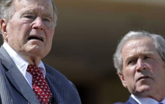 Bush hijo revela secretos de su padre en un libro