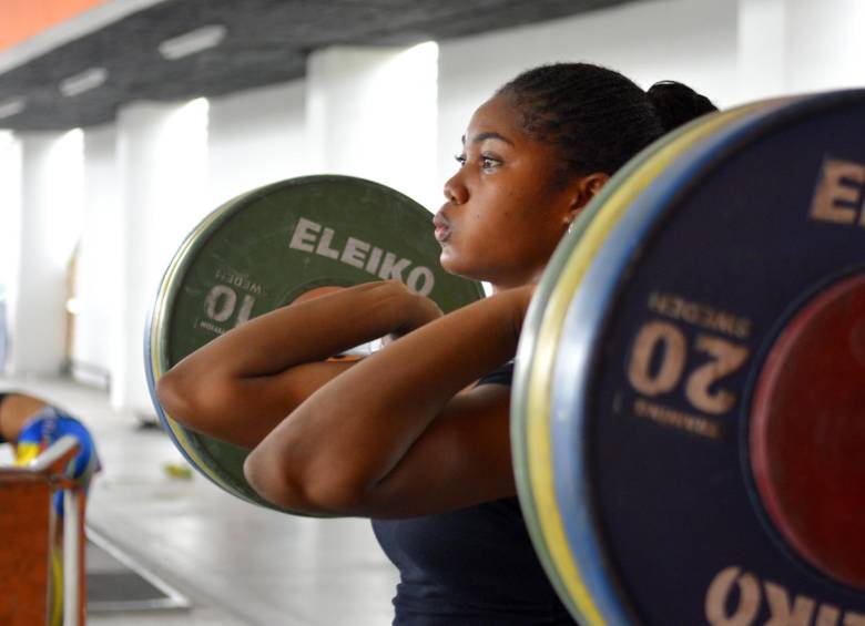 Valeria Rivas, la nueva joya de las pesas en Colombia