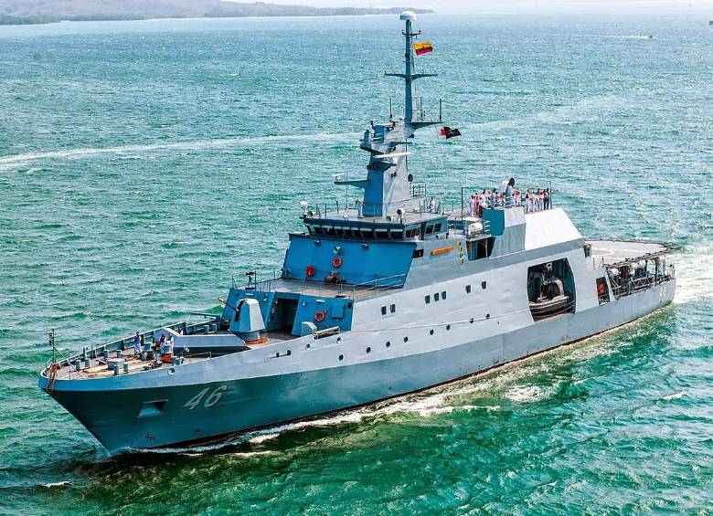 ARC “20 de Julio” inició el cruce del paso de Drake