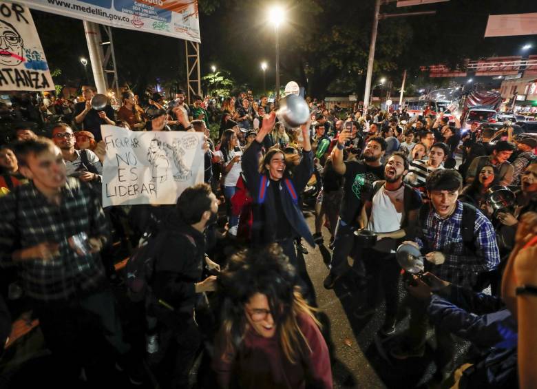 Cacerolazo abre puerta del diálogo