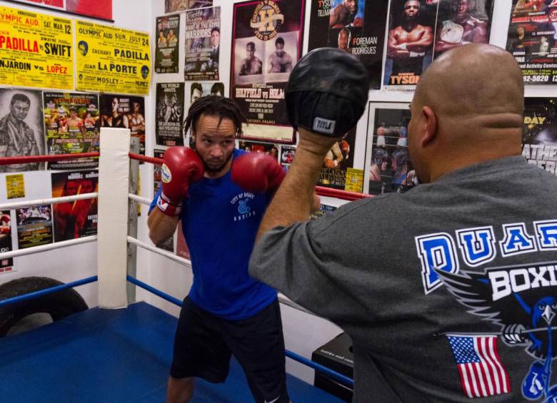 El boxeador que peleó como mujer y ahora lo hará como hombre