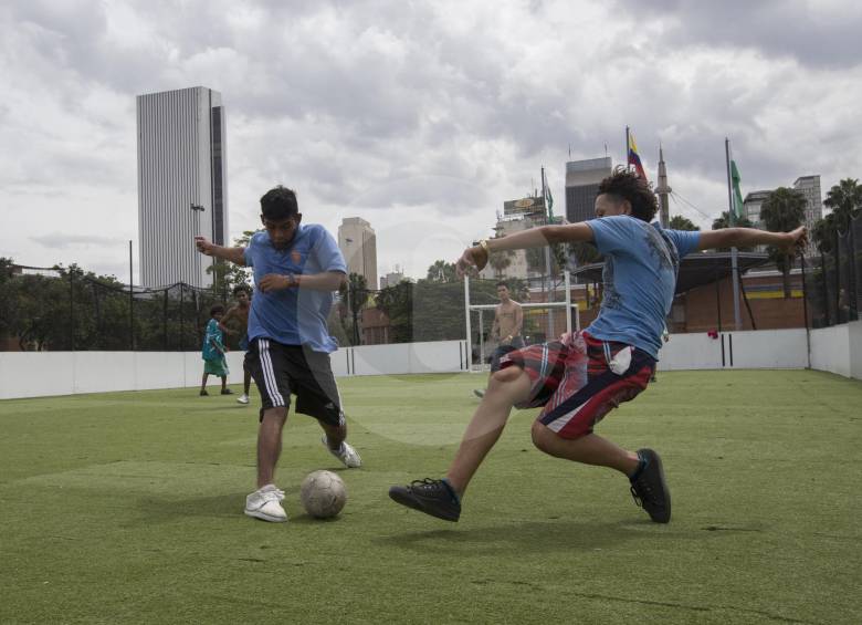 Se puede jugar fútbol gratis en el parque San Antonio