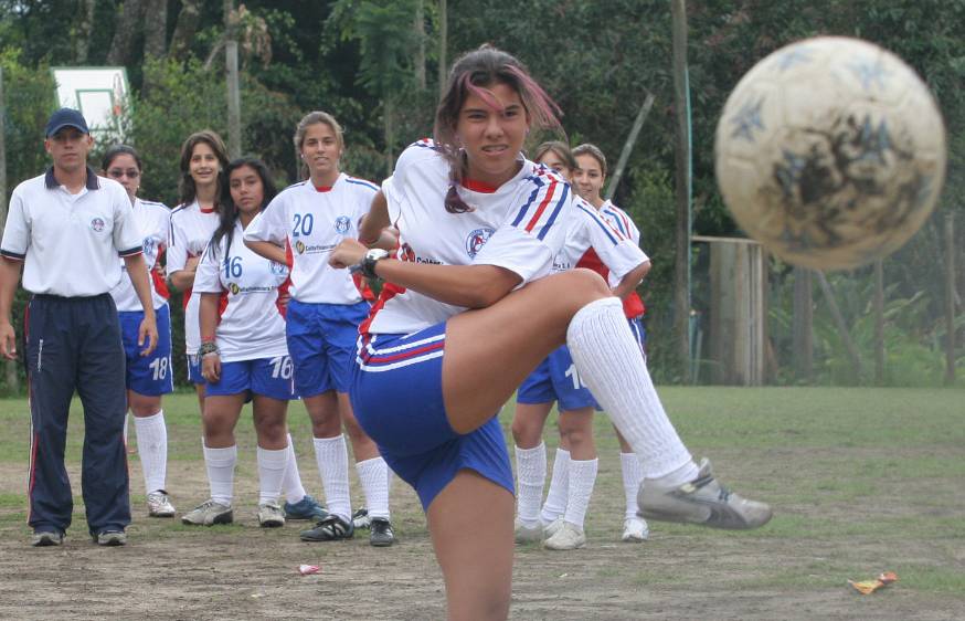 Paula Botero, crack entre grandes referentes del fútbol femenino