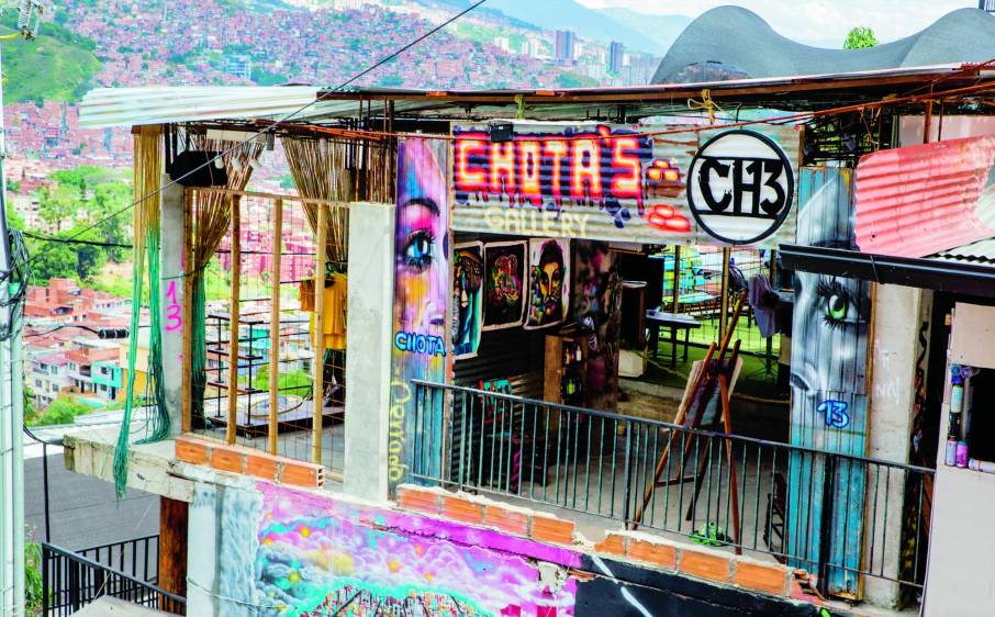 El arte en la comuna 13, de los muros a los lienzos